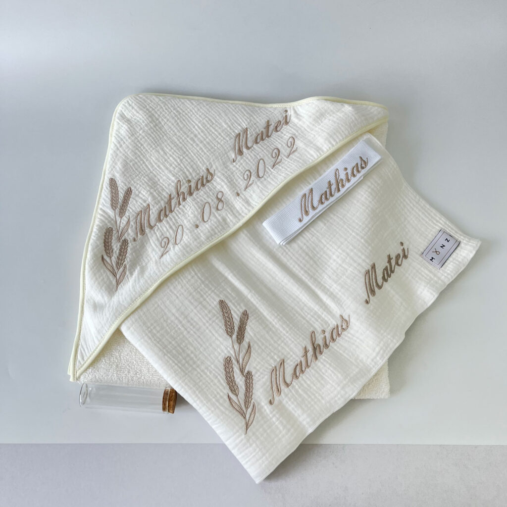 Trusou botez personalizat prin broderie cu spic de grâu și nume bebe ...